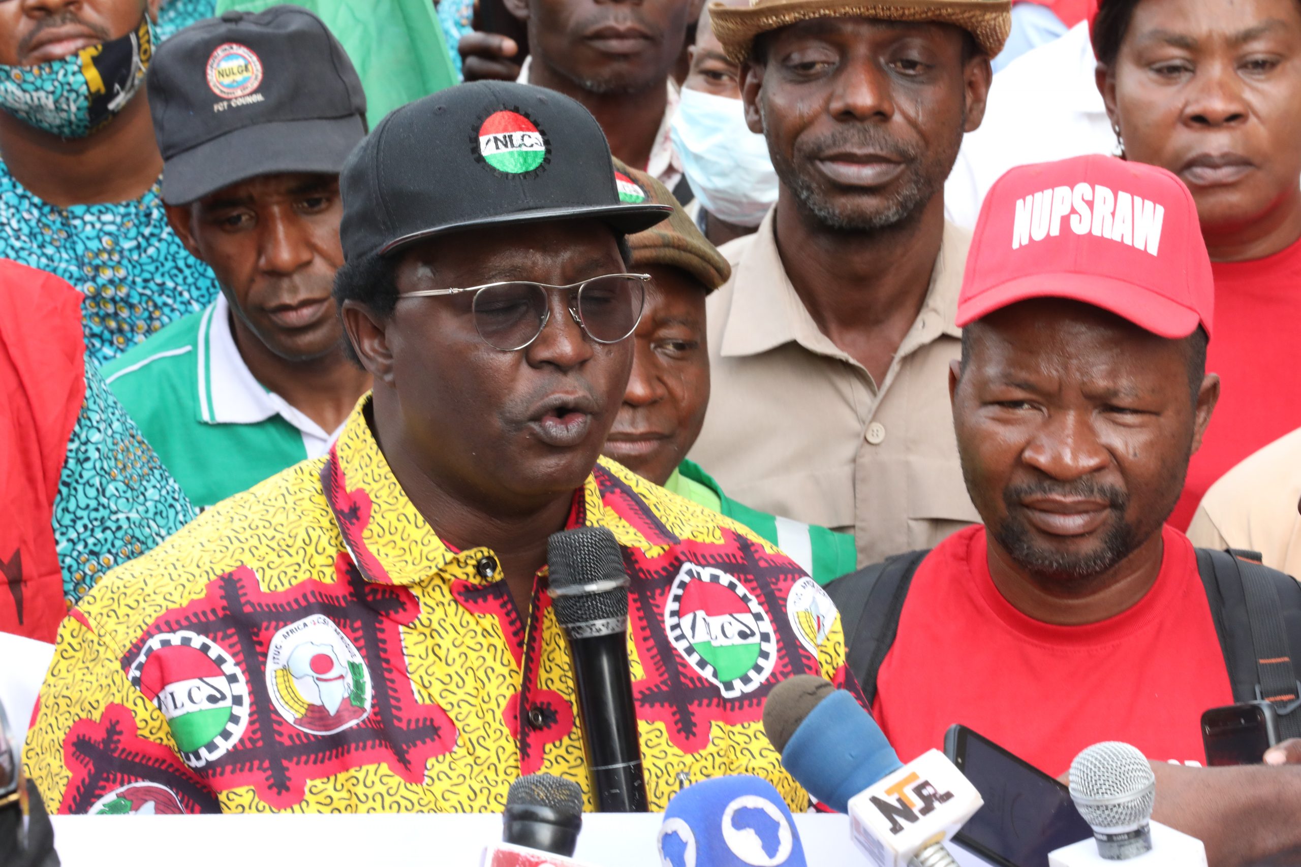 CHRISTMAS : LOVE THAT BIRTHS THE LIGHT OF HOPE – NLC – Nigeria Labour ...